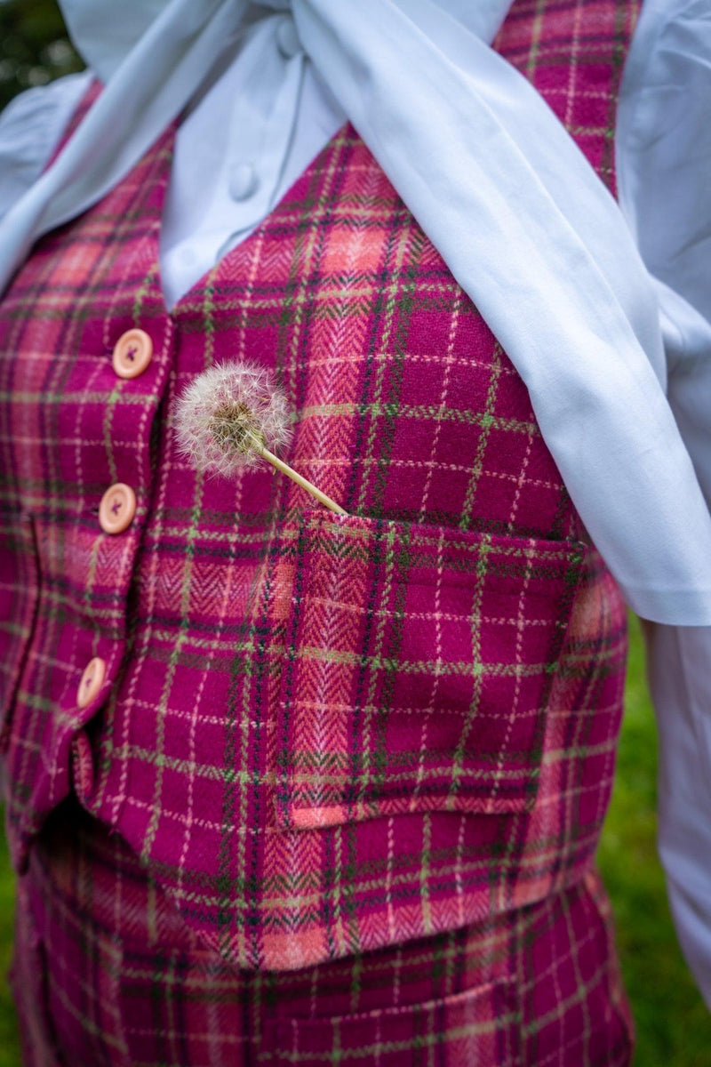 Gingham Palace Angus woollen vest - pink checks